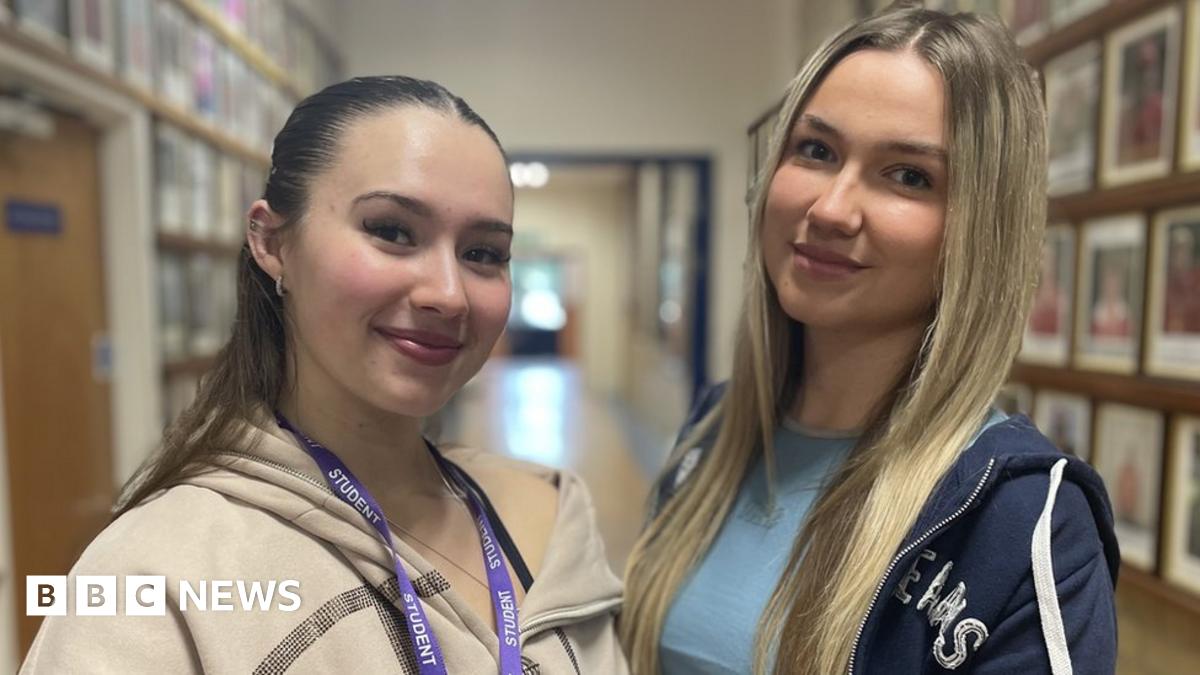 GCSE and A-level pupils feel Covid anxiety as exams begin - BBC News