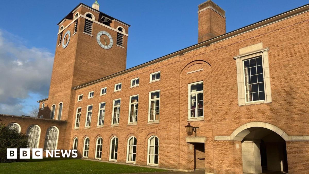 Views sought in Devon on plans to scrap two-tier councils - BBC News