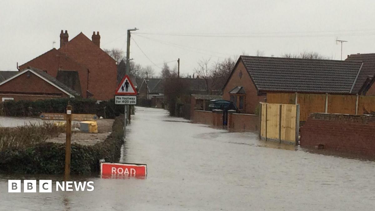 East Cowick community spirit remains five years after floods - BBC News