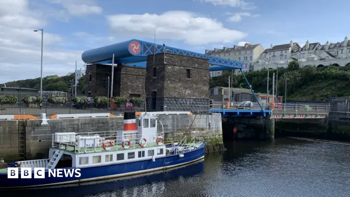 Overnight closures for Douglas lifting bridge maintenance works - BBC News