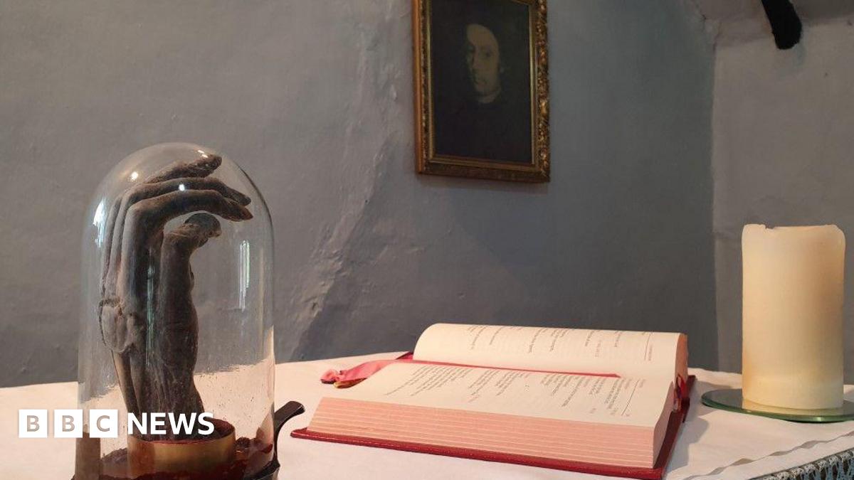 The annual journey of a Roman Catholic saint's 440-year-old hand - BBC News