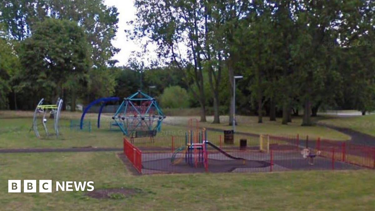 Boy, 15, seriously hurt in Great Barr park stabbing - BBC News