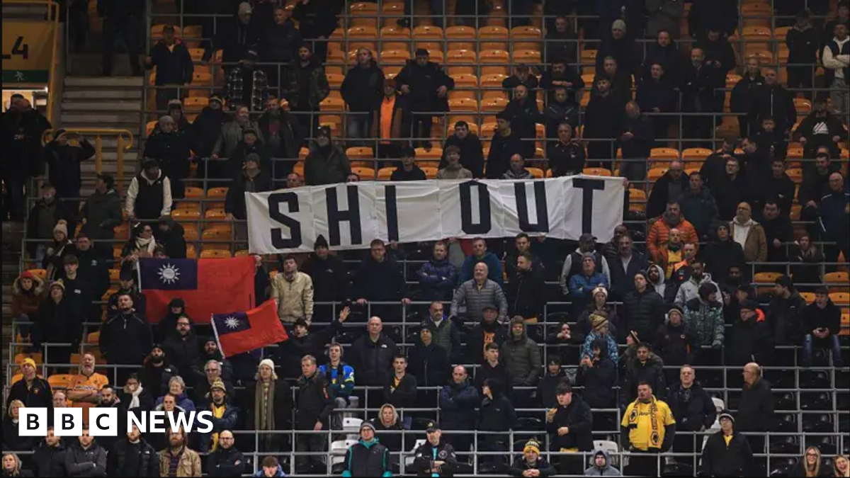 Wolves fans say they will ramp up protests as frustration grows - BBC News