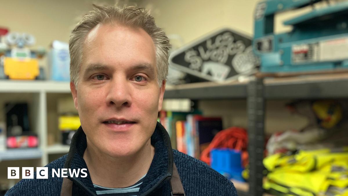 Hull Library of Stuff fundraising to safeguard its future - BBC News