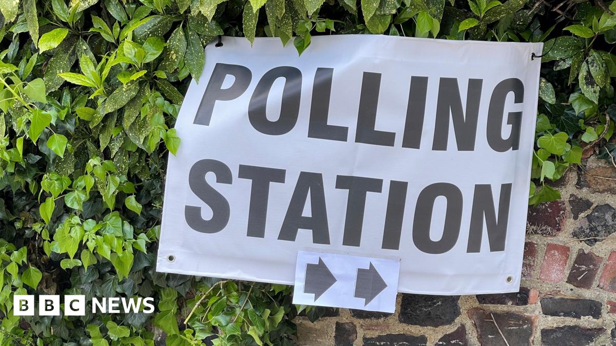 Polling stations open in Berkshire - BBC News