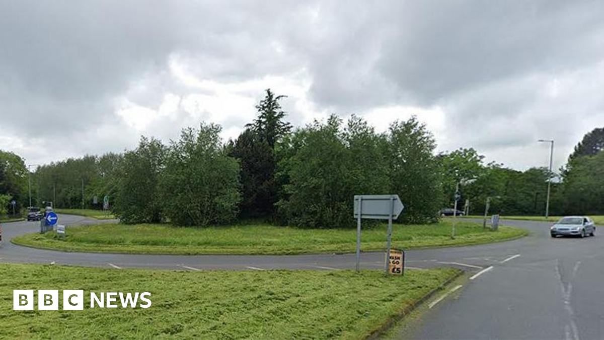 Roadworks at congested Bolton roundabout to start - BBC News