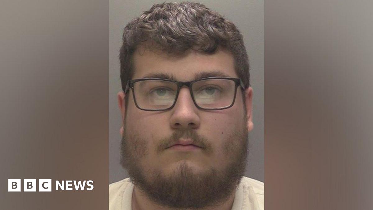 Jordan Shaw sentenced for involvement in Hull riot - BBC News