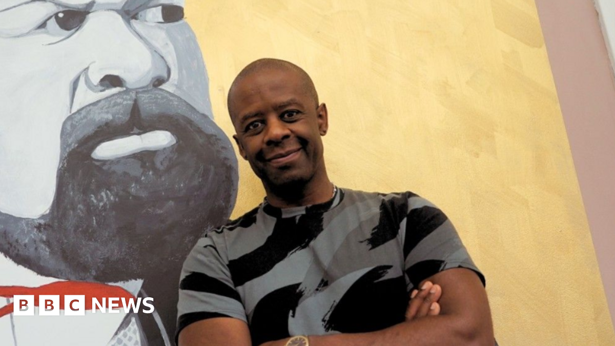 Adrian Lester supports 'next generation' as new theatre opens - BBC News