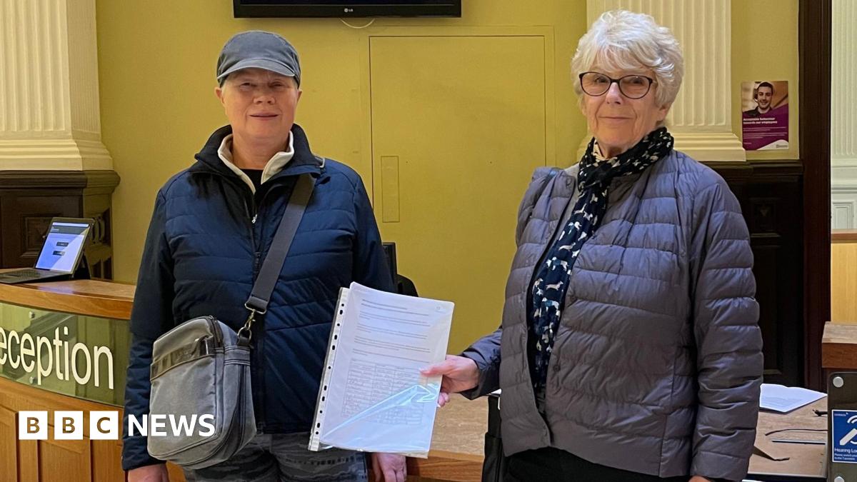 Thousands sign petition to save Belper care home - BBC News