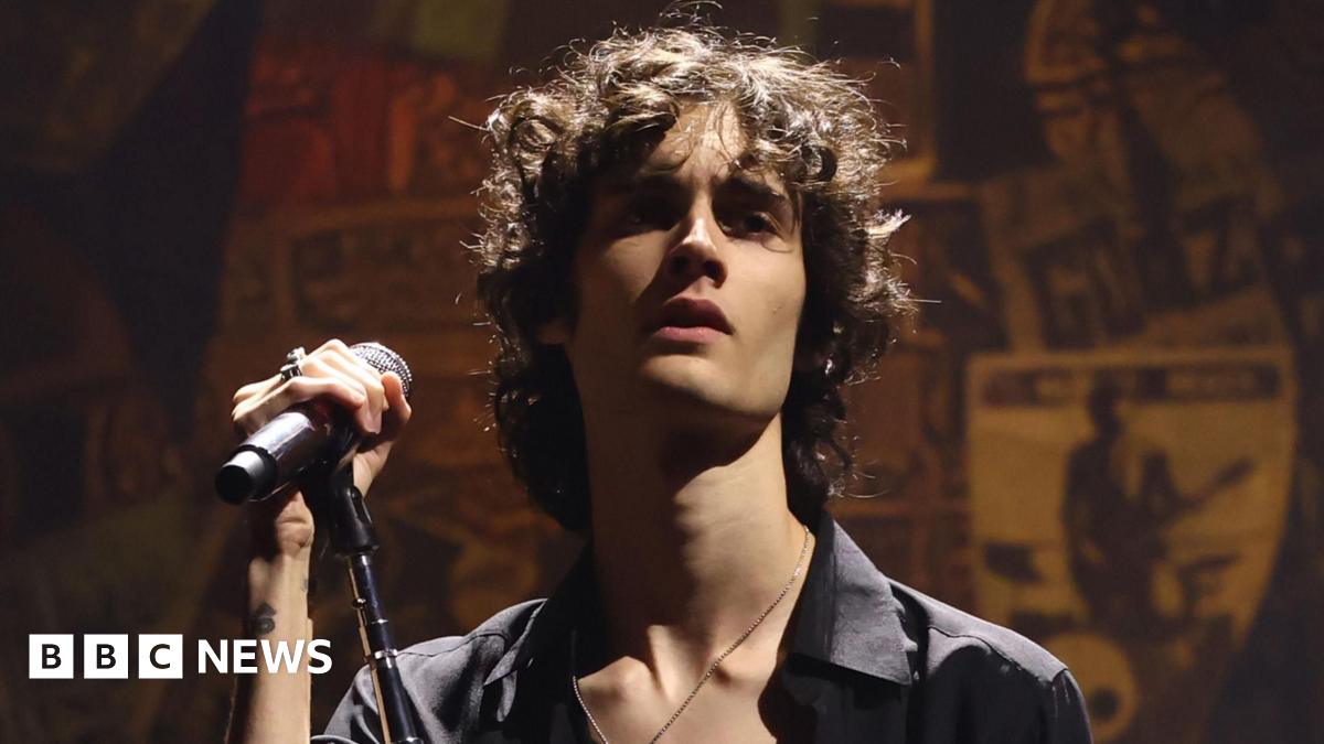 The two sides of Sombr, the singer sparkling through the sadness - BBC News
