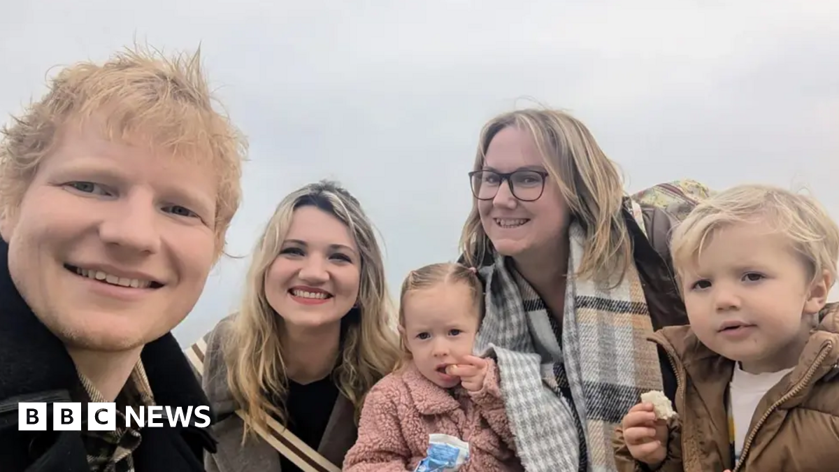 Ed Sheeran releases Christmas music video shot in Southwold - BBC News