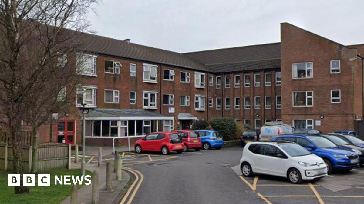 Woman dies in house fire in Morecambe - BBC News