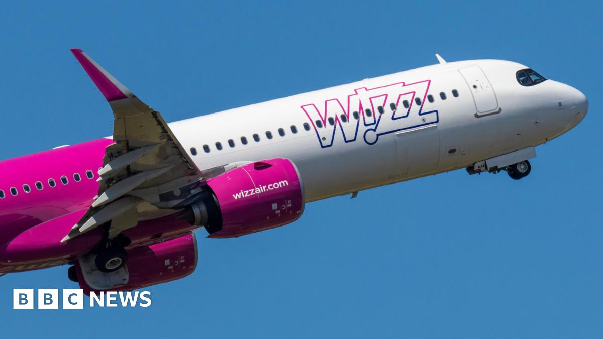 Budget airline Wizz Air launches 'all you can fly' annual deal - BBC News