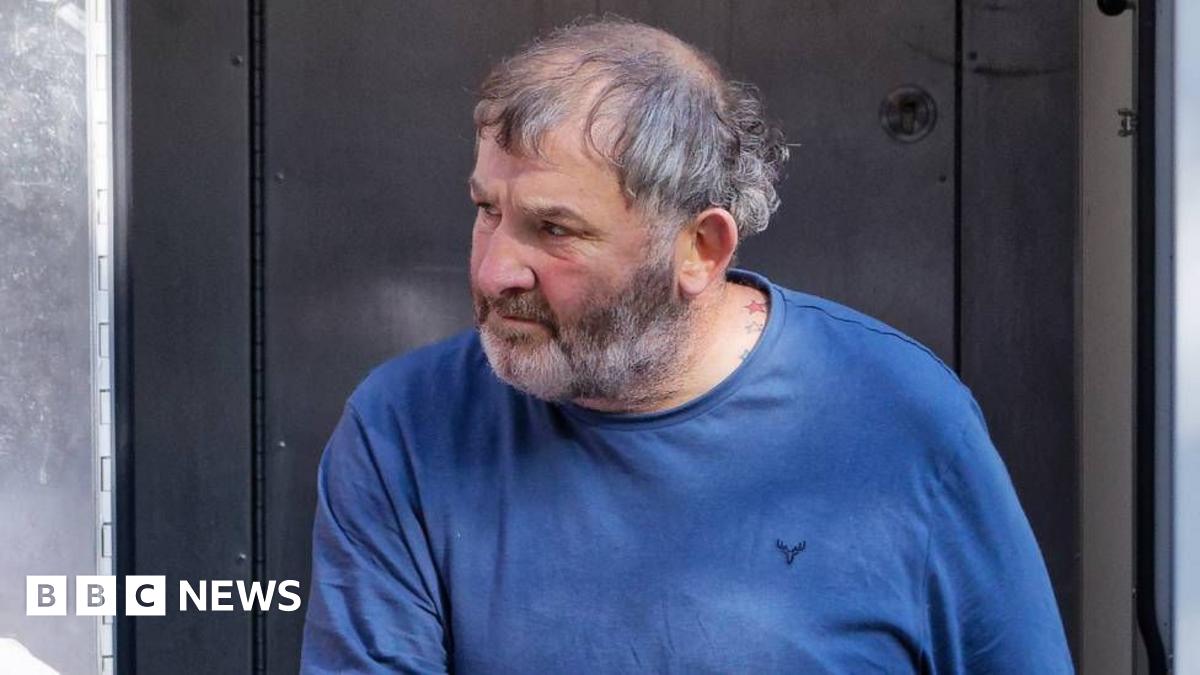 Bridgend man admits killing wife in Cefn Cribwr home - BBC News