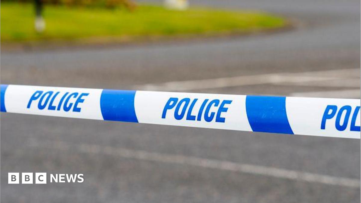 Boy, 14, charged with dangerous driving after Hull police chase - BBC News