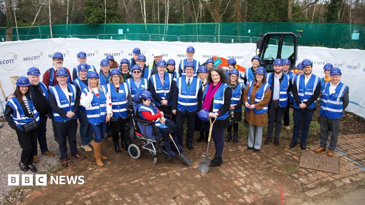 Woking: Work begins on £5.7m respite accommodation - BBC News