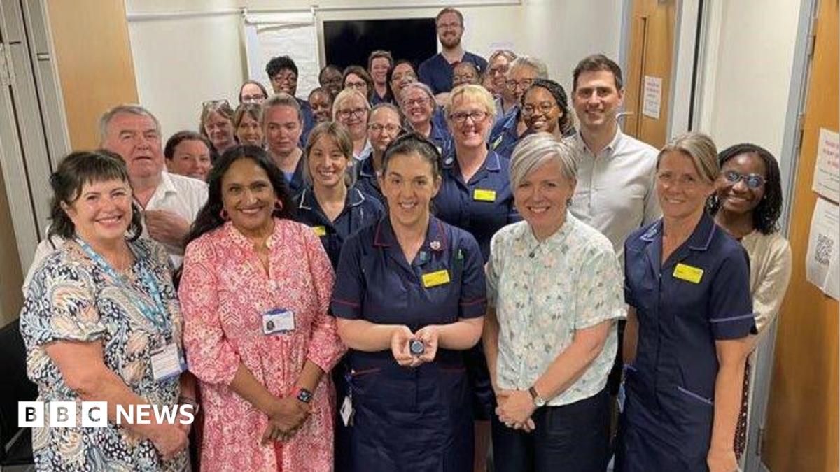 Midwife honoured for work on Birmingham bereavement centre - BBC News