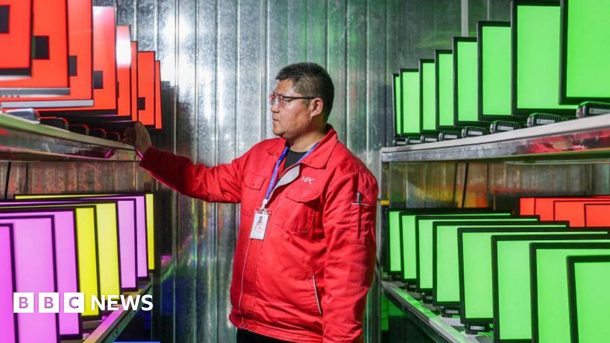 The screen tech that can do almost anything - BBC News