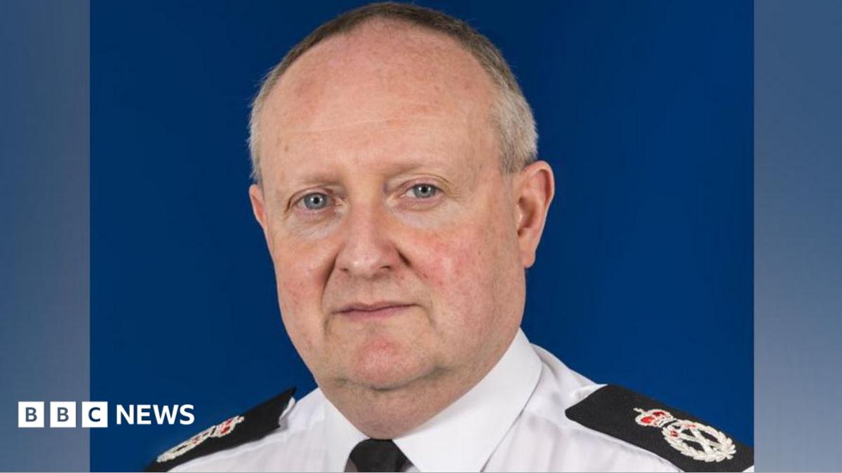 Cheshire Chief Constable condemns attacks on officers and PCSOs - BBC News