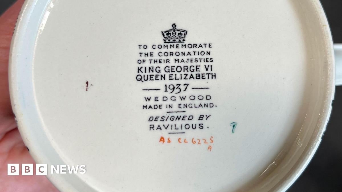 Souvenir coronation mug sells for 'astonishing' £13,500 - BBC News