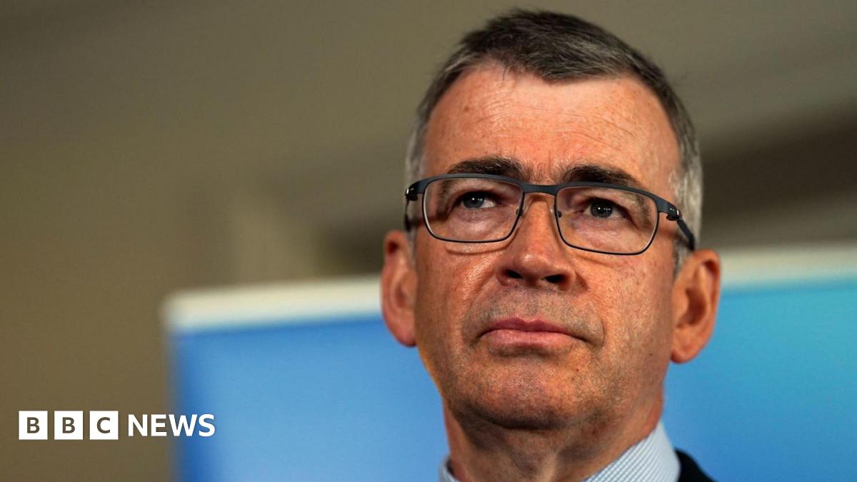 Political extremism a growing concern in Ireland, police say - BBC News