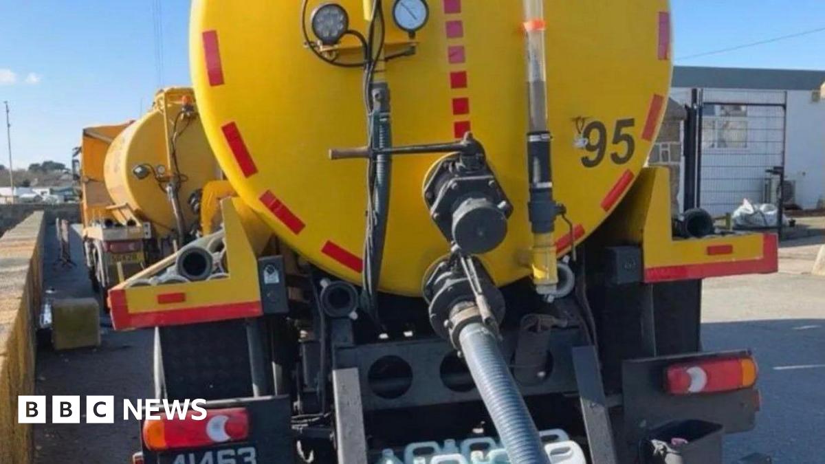 Guernsey Water cesspit charges criticised by some residents - BBC News