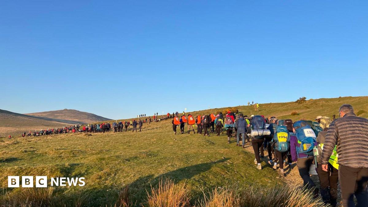 Teams set off to tackle Ten Tors Challenge on Dartmoor - BBC News