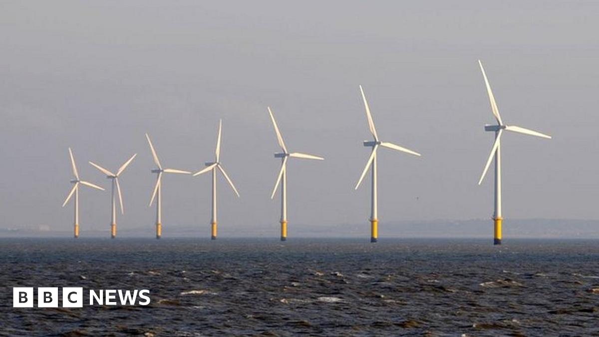 Norfolk Boreas offshore windfarm contract awarded - BBC News