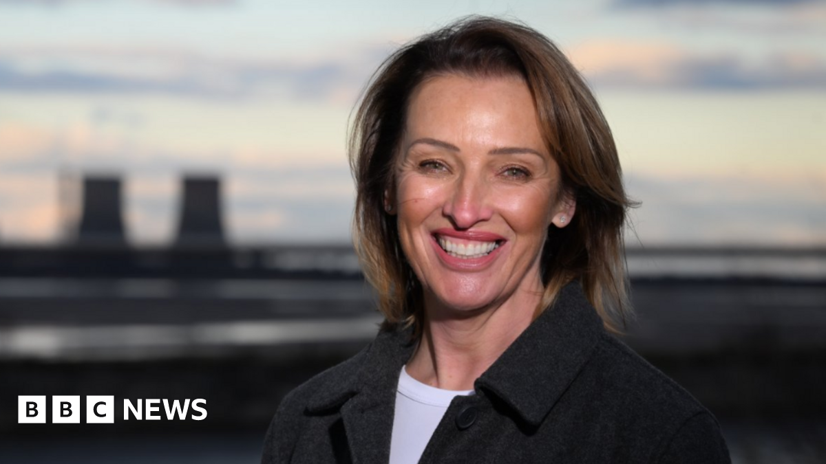 Runcorn MP's claims about street's 'problems' anger residents - BBC News