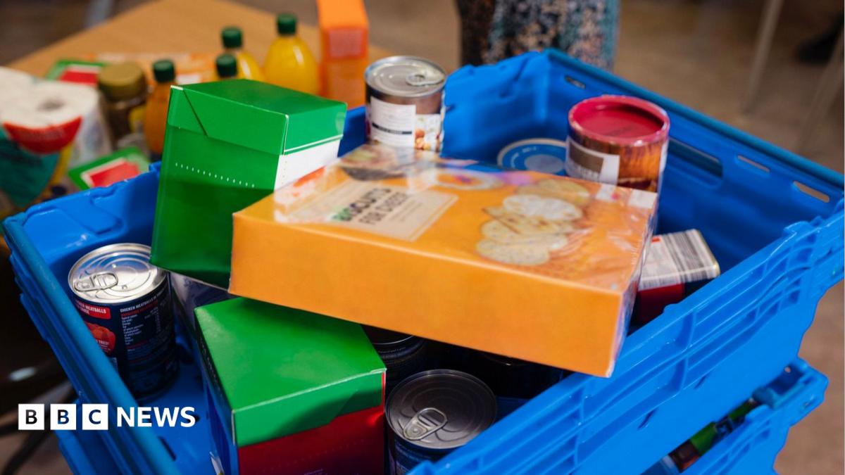 Newhaven food bank says it is unable to help more families - BBC News