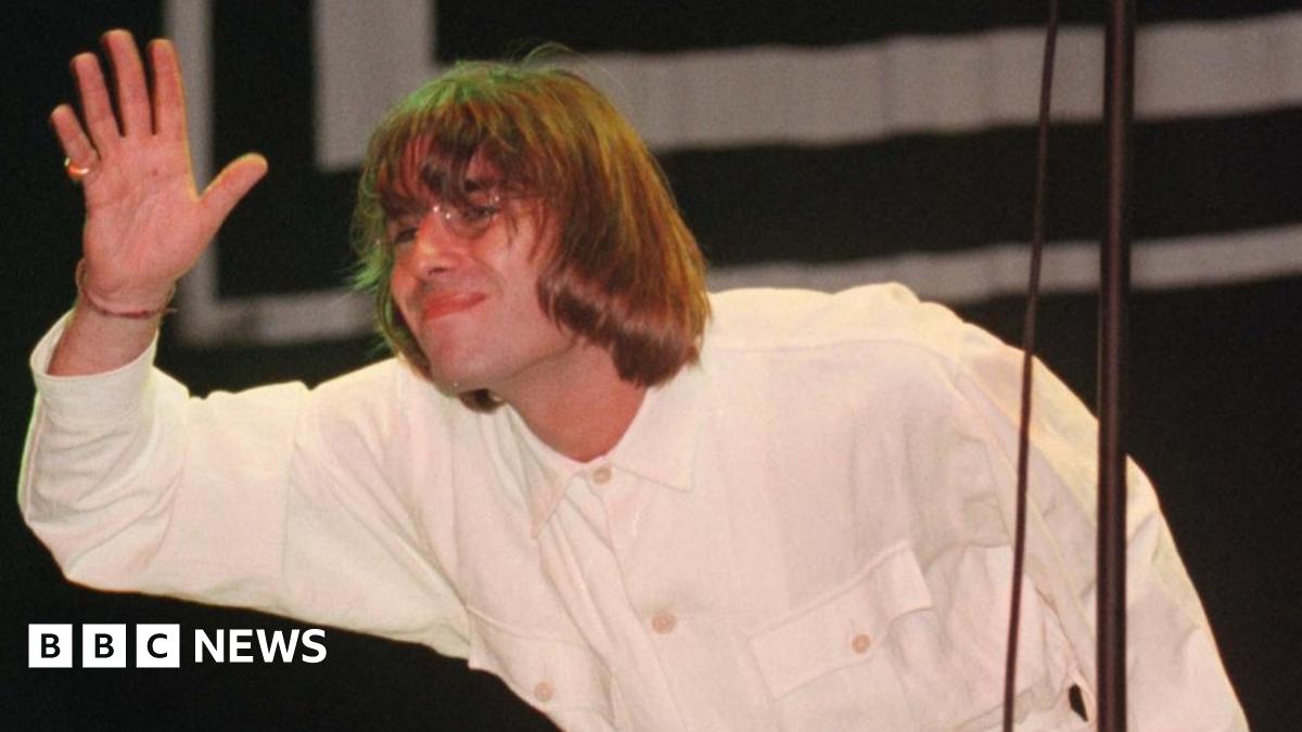 Oasis at Knebworth: 20 years since Britpop's biggest gigs - BBC News