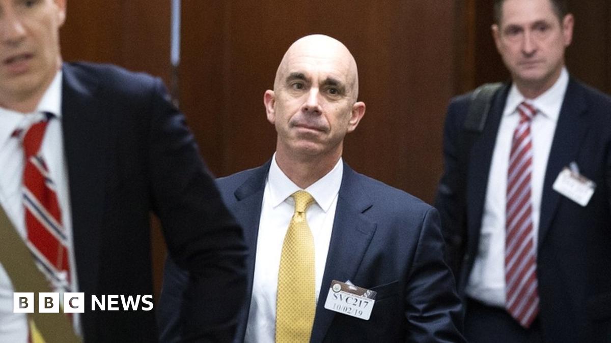 Steve Linick: Trump fires state department inspector general - BBC News