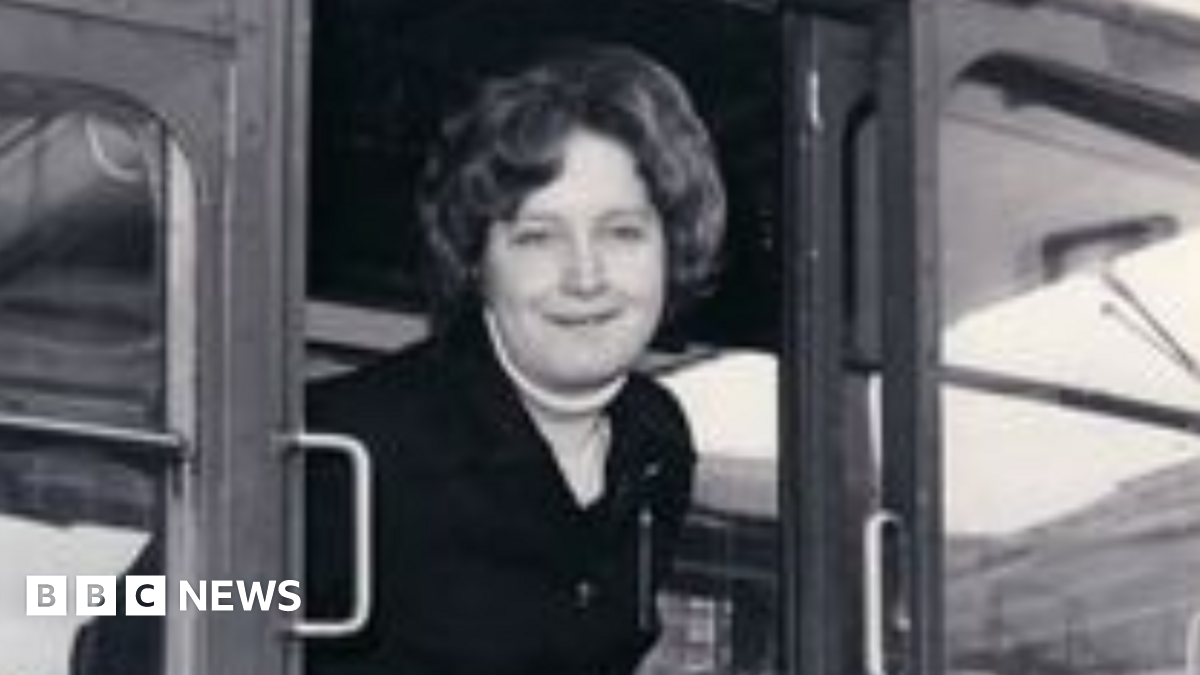London's first woman bus driver celebrated 50 years on - BBC News