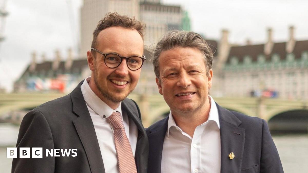 Jamie Oliver backs campaign of dyslexic MP told he would 'fail' - BBC News