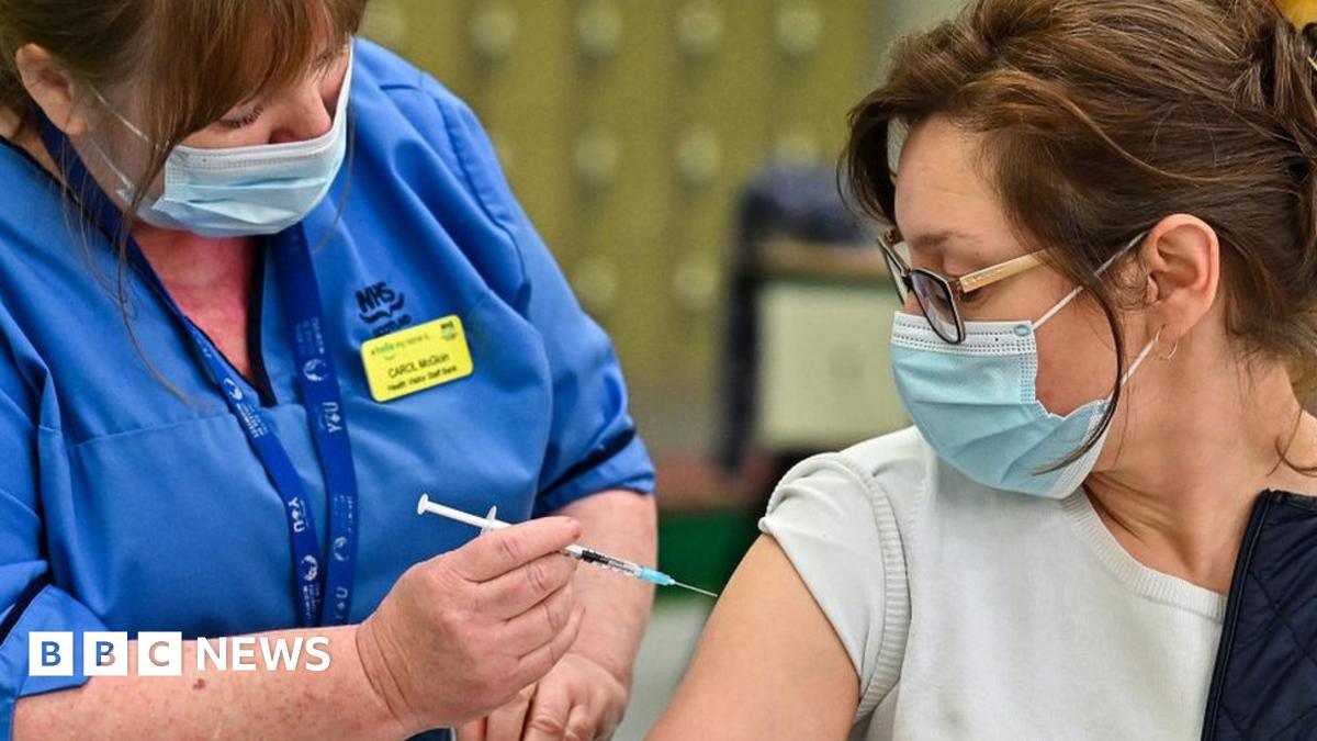 Winter Covid vaccines scrapped for healthy under-65s - BBC News