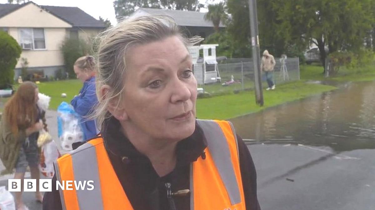 Sydney floods aftermath: 'Everybody is traumatised' - BBC News