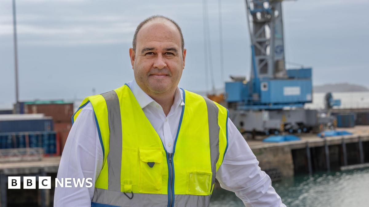 Guernsey Ports appoints Ross Coppolo as managing director - BBC News