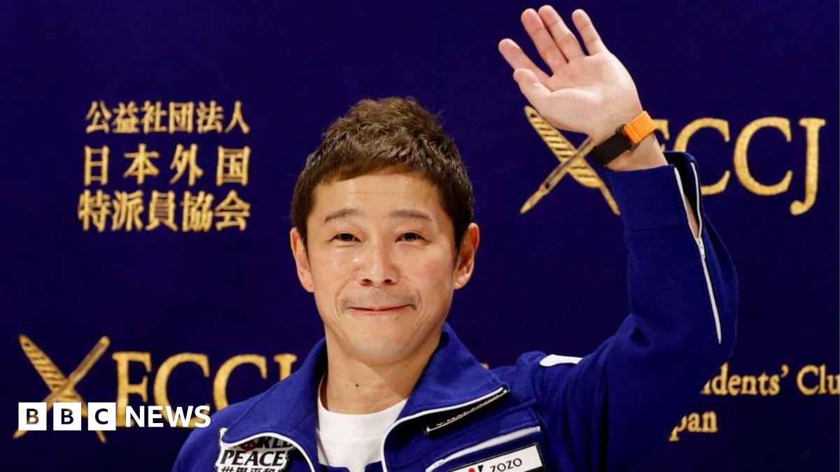 SpaceX moon flight to include DJ, YouTuber and K-pop rapper - BBC News