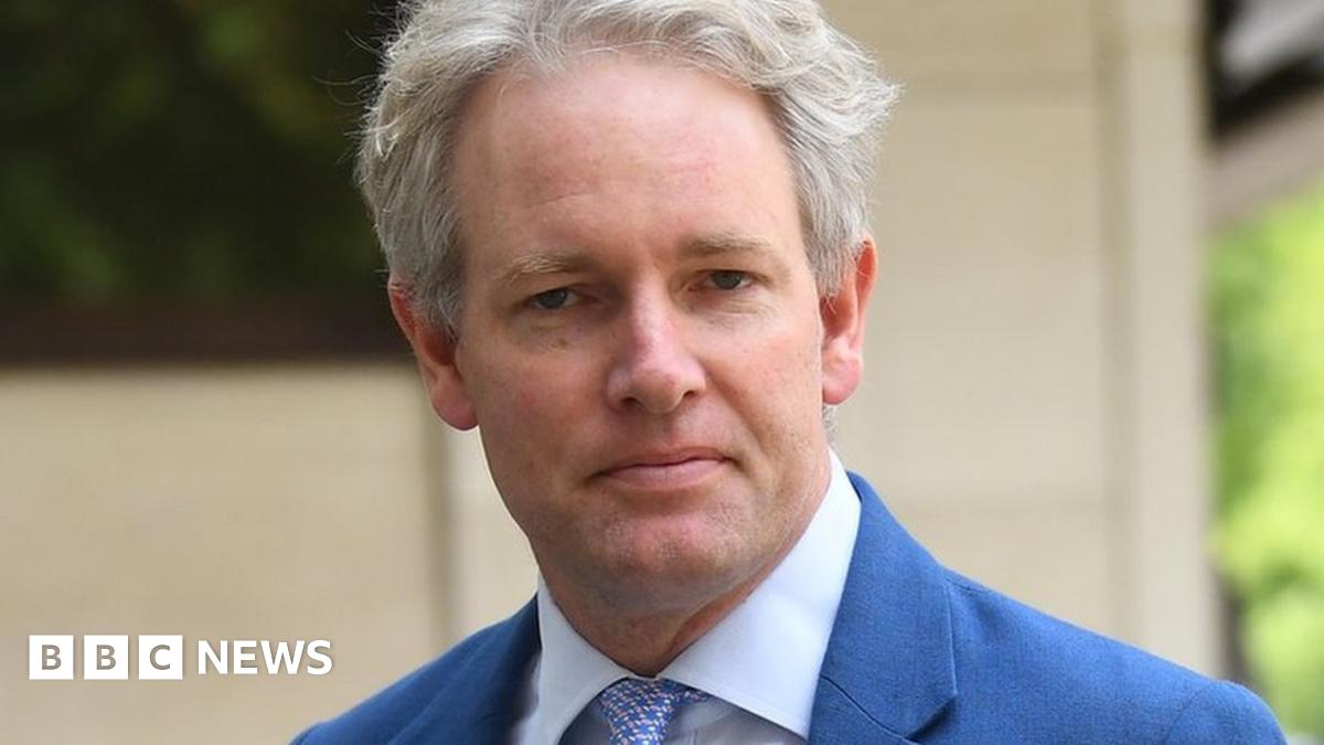 Afghanistan: Devizes MP urges MoD to give army homes to refugees - BBC News