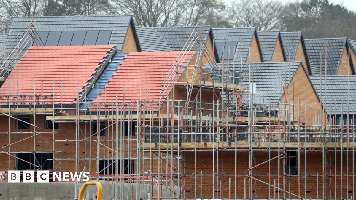 Erewash Borough Council seeking sites where homes can be built - BBC News