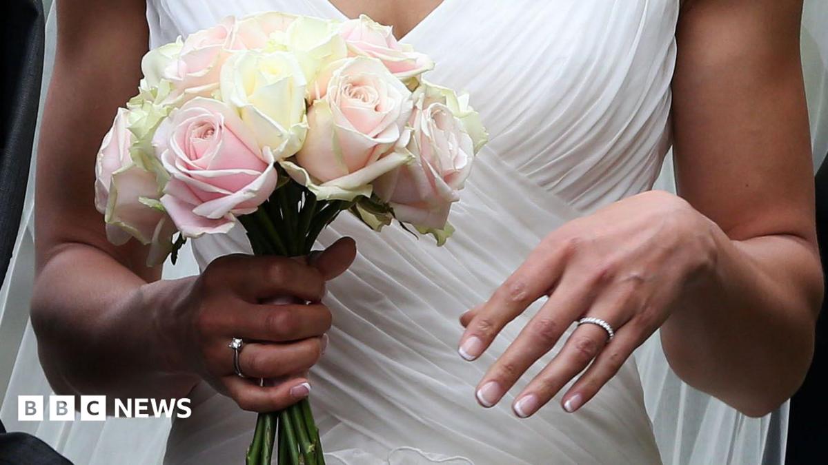 Jersey couples seek 'value for money' wedding ceremonies - BBC News
