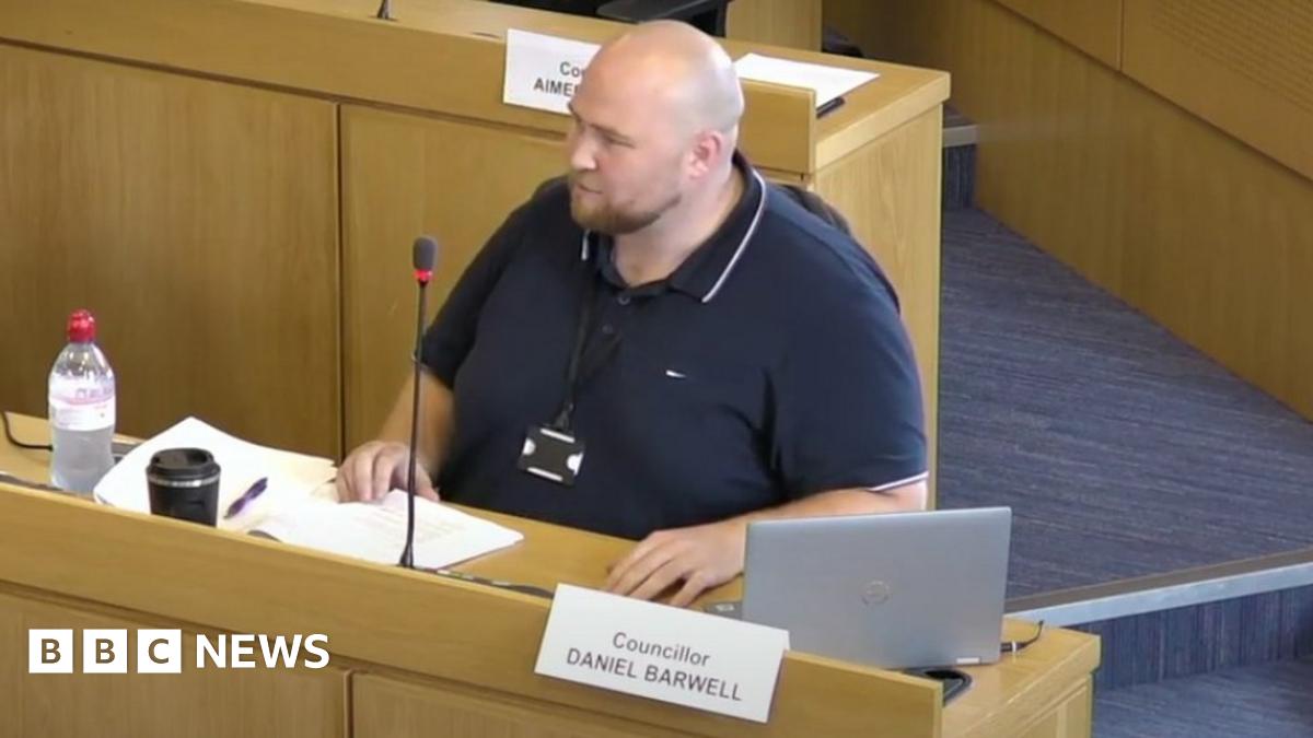 Daniel Barwell: Ex-councillor wanted in US writes apology in jail - BBC ...