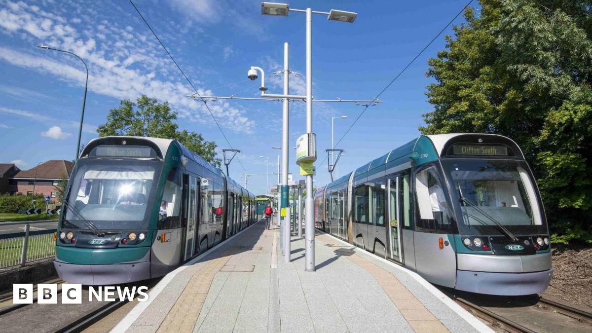 Christmas Nottingham tram strikes called off by union - BBC News