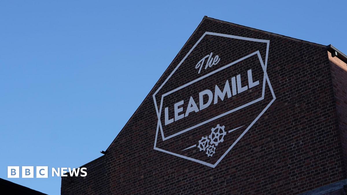 The Leadmill: Date set to decide future of Sheffield music venue - BBC News