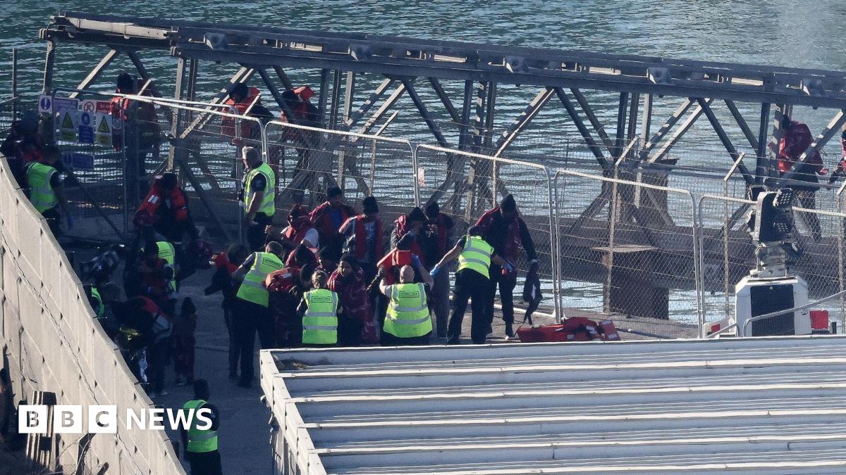 Channel migrants: More than 10,000 cross in small boats this year - BBC News