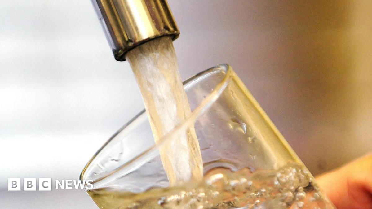 Treatment works issue sparks 'boil water' warning - BBC News