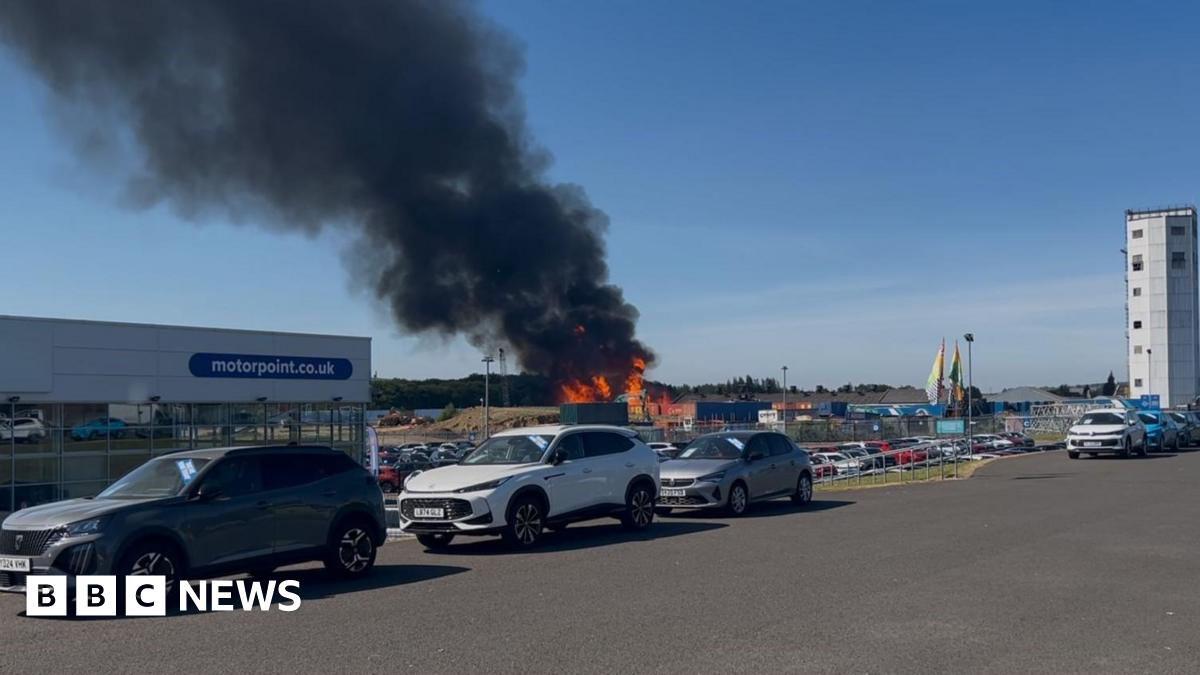 Trains between Durham and Newcastle resume after Birtley fire - BBC News