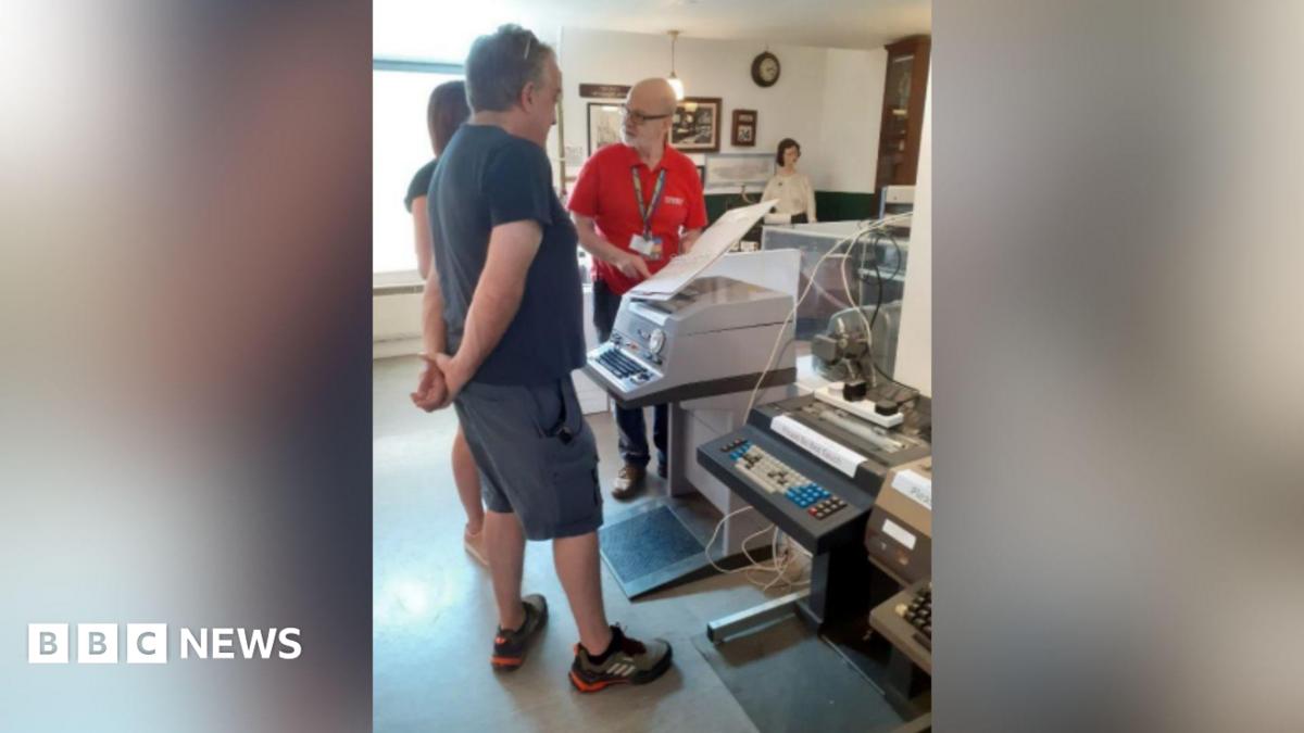 ChatGPT answers humans through Telex message machine in Amberley - BBC News