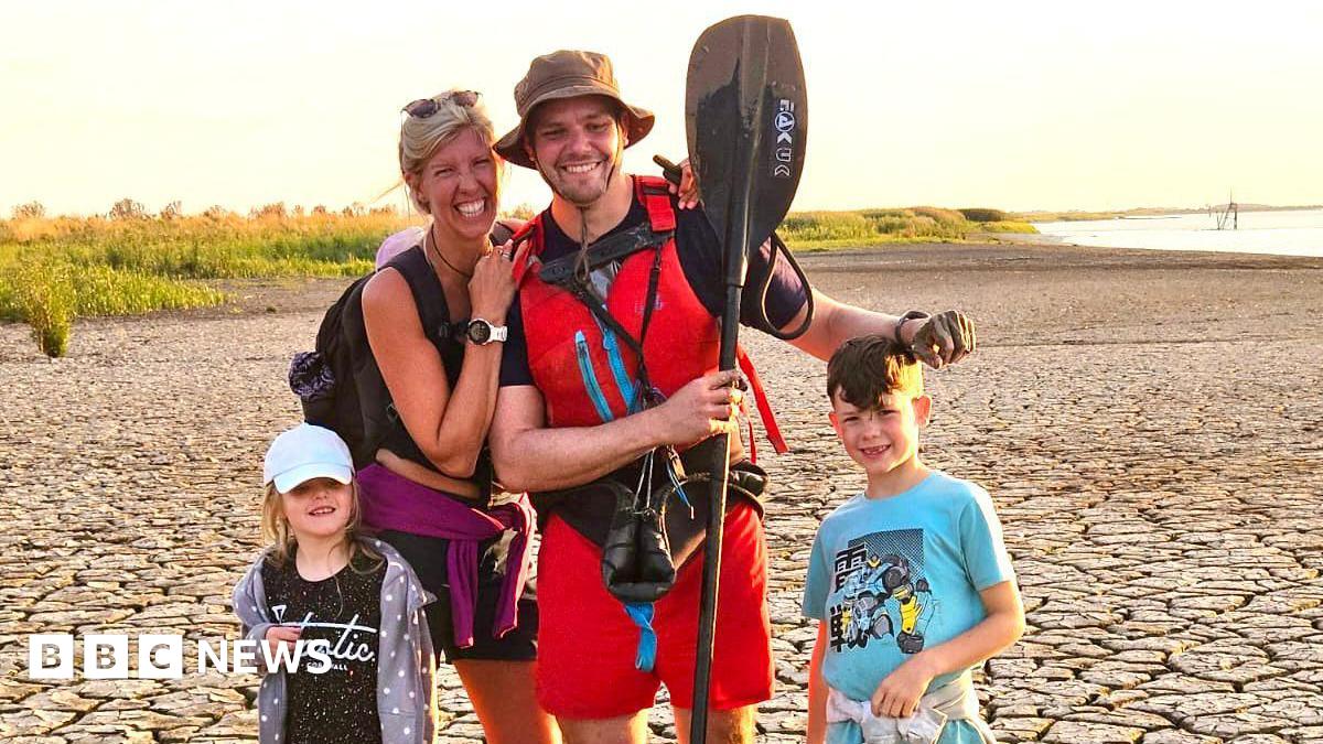 Barrow upon Soar man kayaks 136 miles for sister with cancer - BBC News