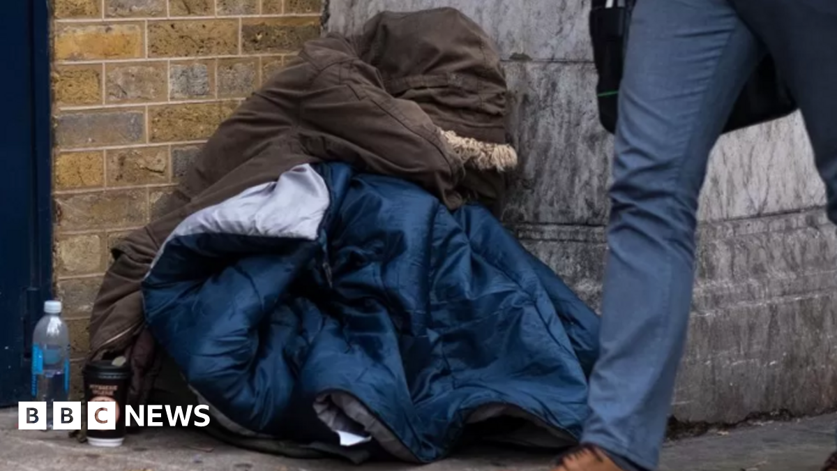 Homelessness rise squeezing Housing Executive's budget - BBC News